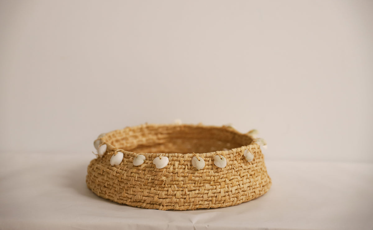 Nancy Nona - Natural Raffia Basket with shells – Gab Titui Cultural Centre