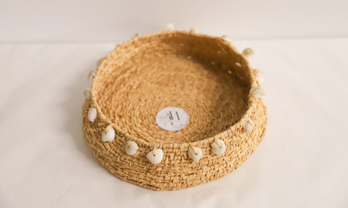 Nancy Nona - Natural Raffia Basket with shells – Gab Titui Cultural Centre